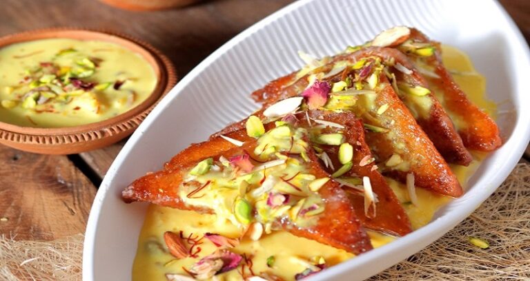 20 Most Delicious Famous Food In Uttar Pradesh • Travelothon