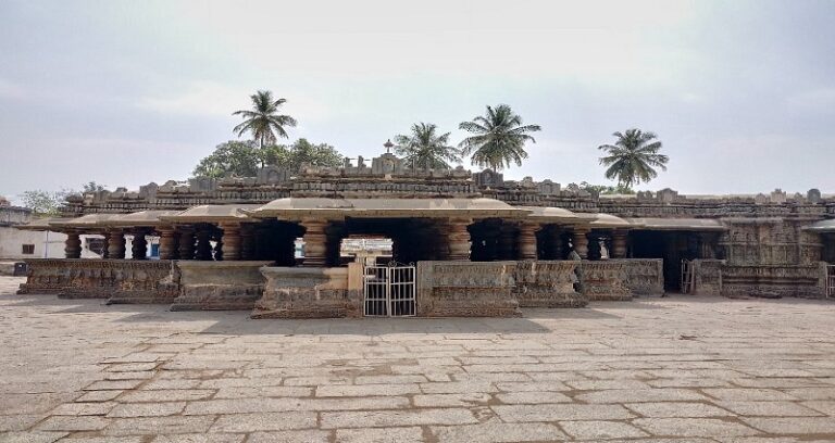 10 Must Visit Famous Temples In Maharashtra • Travelothon