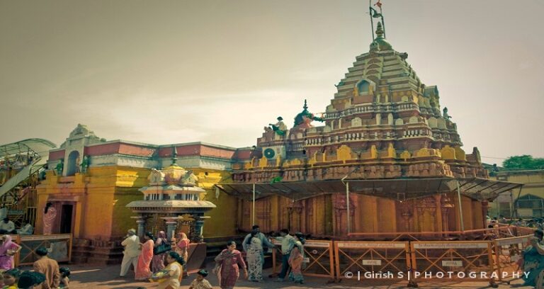 8 Famous Devi Temples In Maharashtra • Travelothon